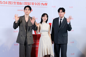 tvN 500억 대작 실패, “원로급” 박보영이 ‘1인 2역’으로 메꾼다